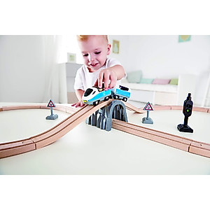 Hape E3729 Figure 8 Safety Train Railway Set, 14.76" L x 3.15" W x 9.45" H, Multicolor