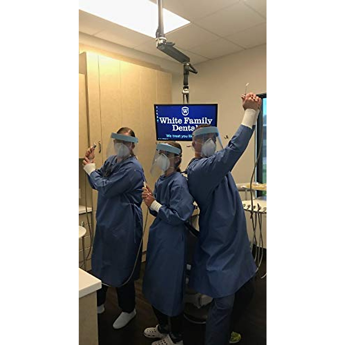 Avery Hill Washable Reusable Medical PPE Level 1 Isolation Gown for Dentists, Hygienists, Doctors, Nurses and Medical Personnel - Blue - Large