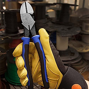 Klein Tools J2000-59 Pliers, Diagonal Cutting Journeyman Pliers with High-Leverage Design, Larger Head and Extra Long Blades, 9-Inch
