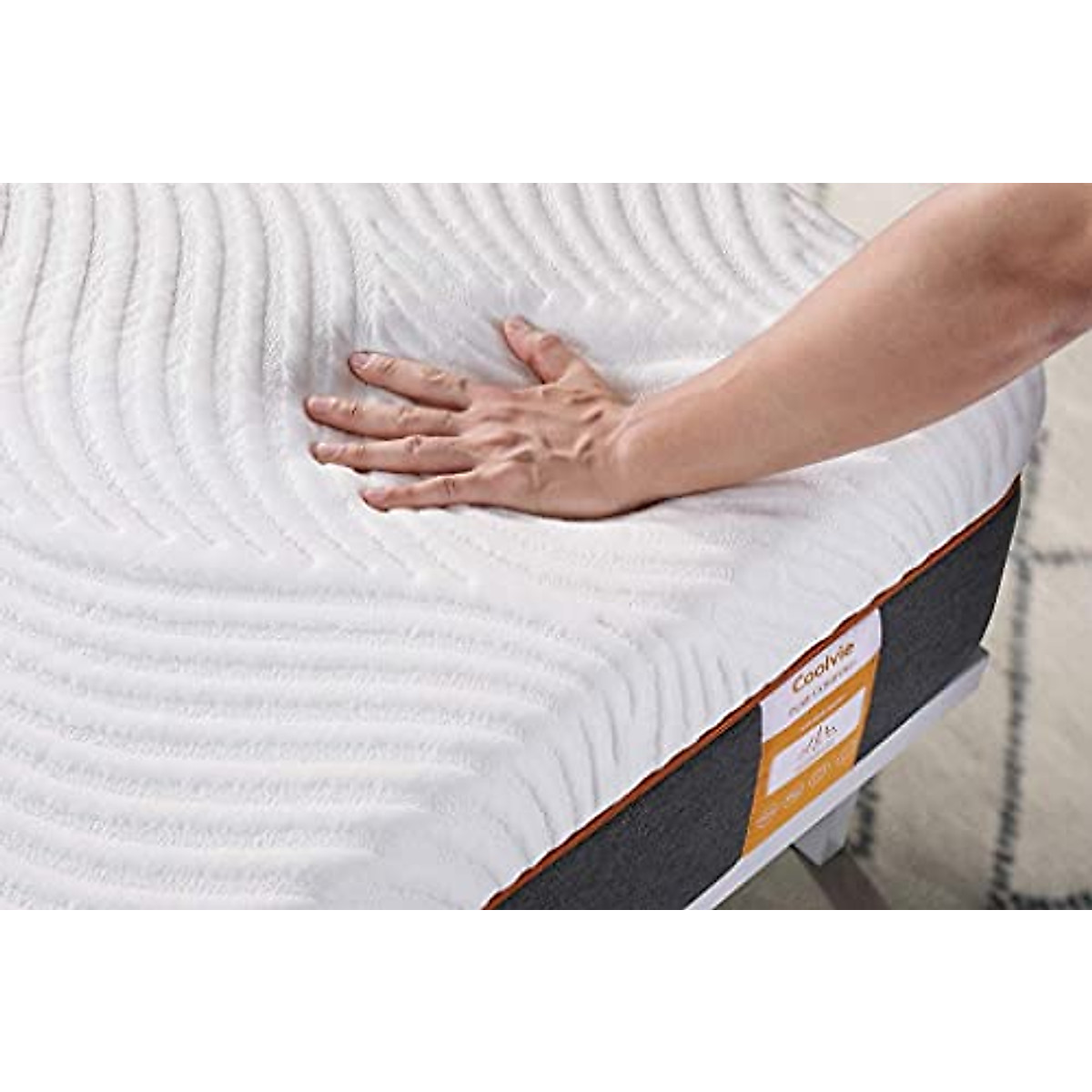 Coolvie Queen Mattress, 10 Inch Comfy Cool Memory Foam and Innerspring Hybrid Mattress, with Individually Pocket Coils, Cushioning Euro Top and Breathable Hypoallergenic Knitted Cover