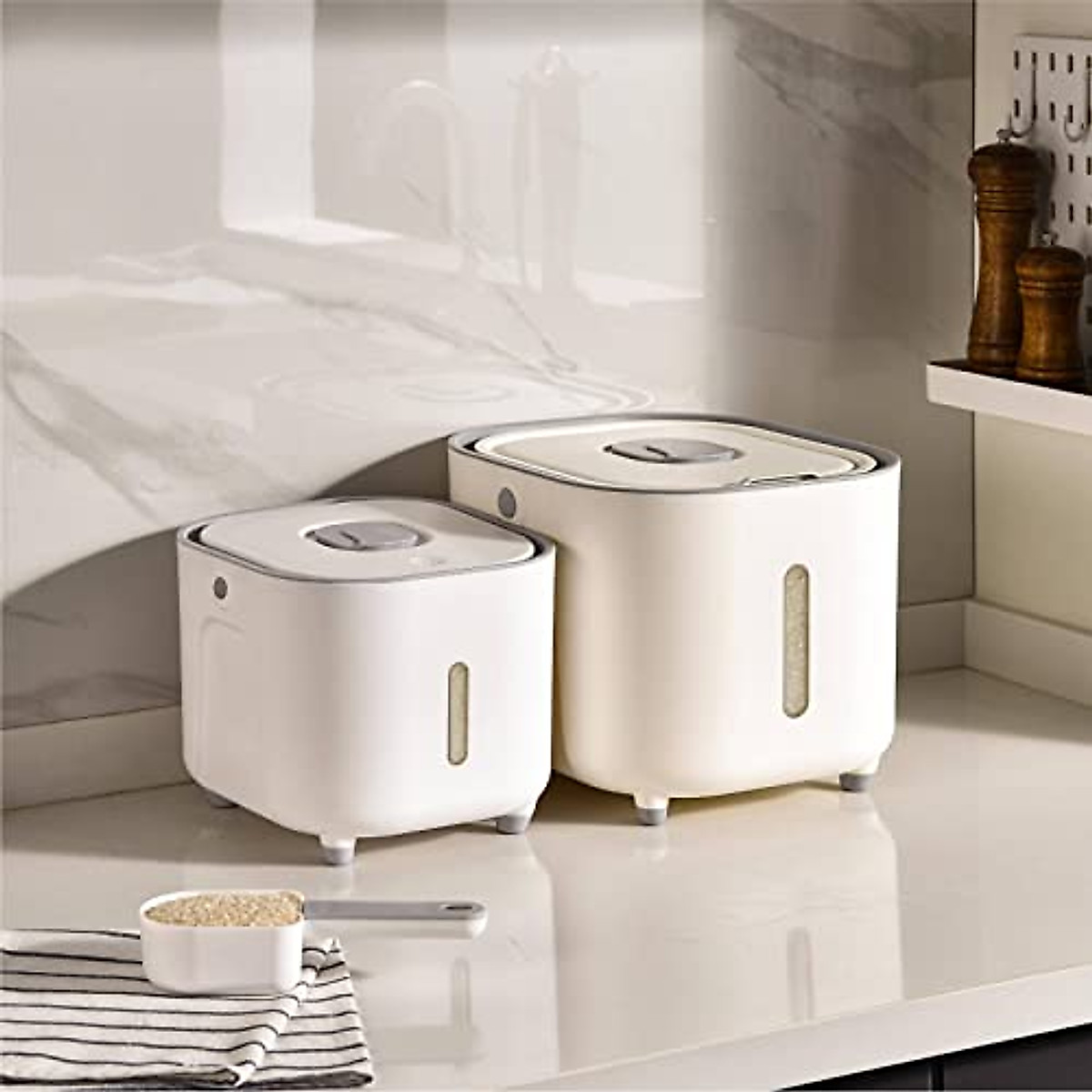 HOMHOLDON 22 Lbs Rice Dispenser,Large Sealed Grain Storage Container with Measuring Cup Food Dispenser Kitchen Organizer for Rice,Beans,Grains,Cereal Dry Food,Pet Food(Large)