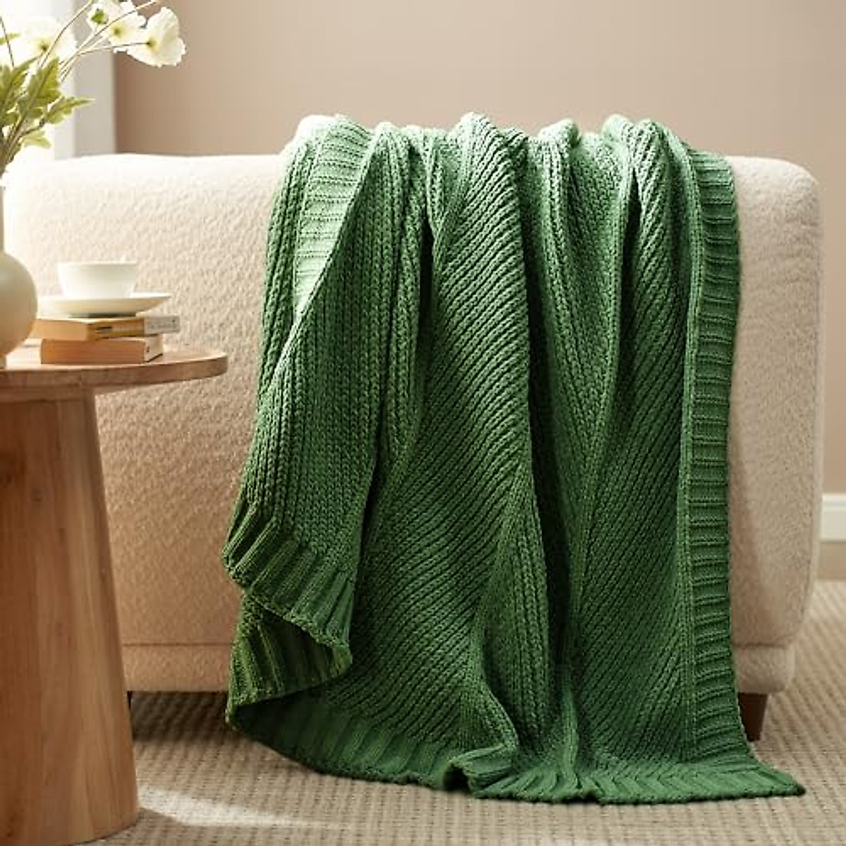 Amélie Home Cable Knit Throw Blanket for Couch, Chenille Knitted Chunky Knit Blanket with Chevron Texture Non-Shedding, Decorative Farmhouse Soft Blanket for Home Sofa Chair Bed, Green, 50x 60