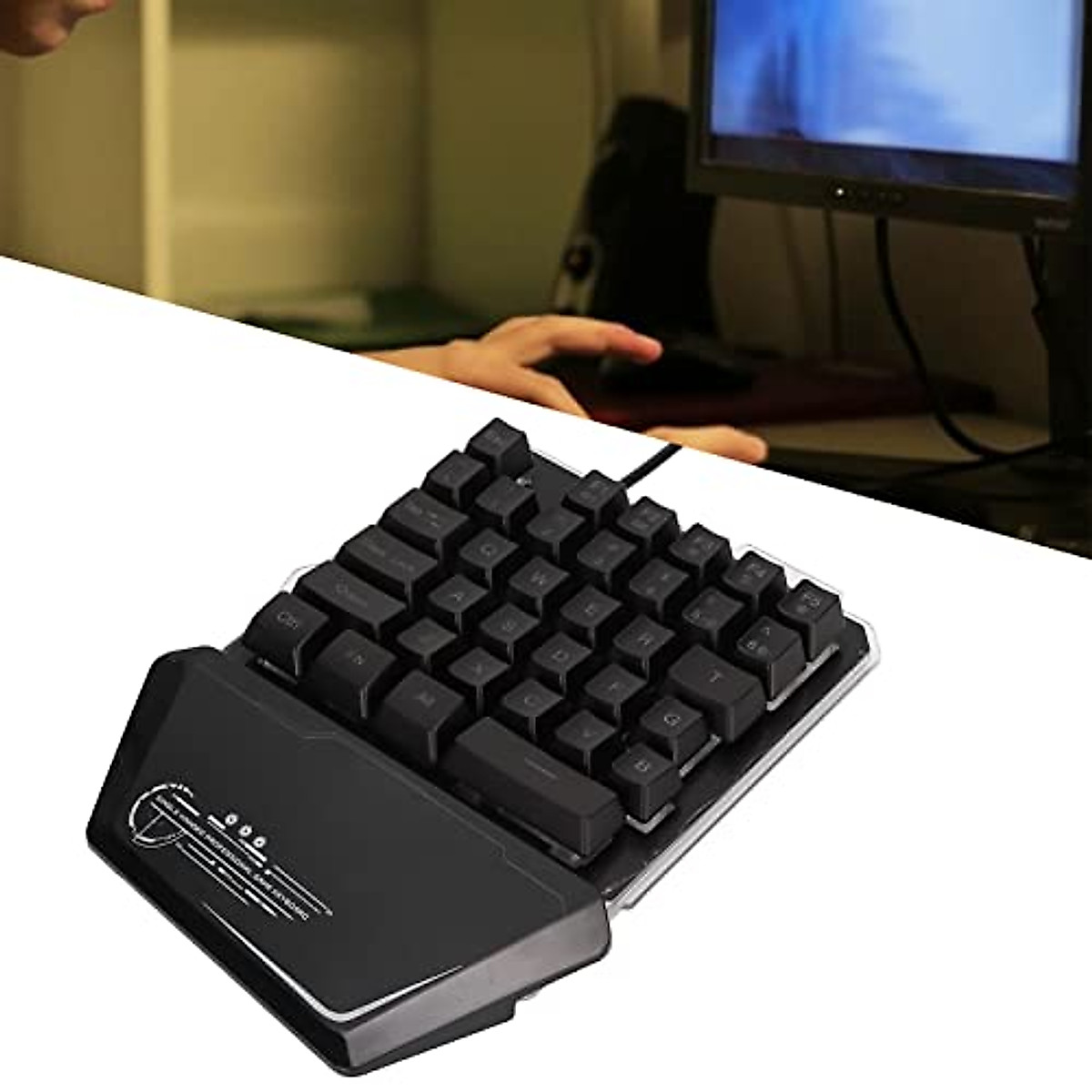 Heayzoki One Handed Gaming Keyboard, Split Keyboard 35 Keys Portable RGB Small Mechanica Gaming Keyboard for Gaming Lover, Game Controller for Pc