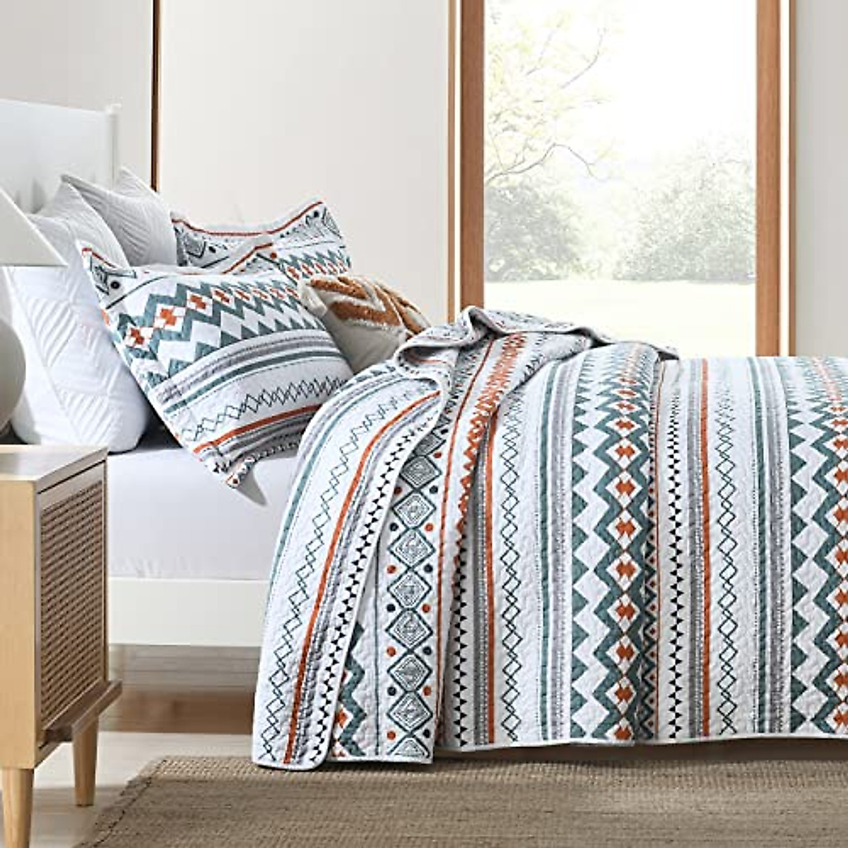 PANGUSHAN Queen Size Quilt Set, 100% Cotton, Reversible Striped Geometric Quilt, Lightweight Comforter, Bohemian Bed Spread, White/Orange/Green