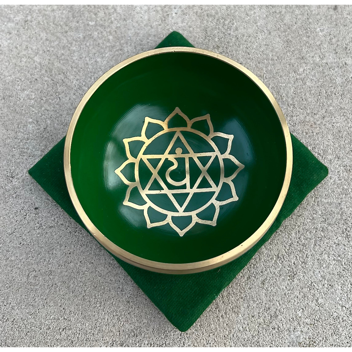 DharmaObjects Tibetan Heart Chakra Premium Palm Size Singing Bowl Gift Box Set