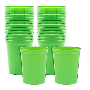 BLUE PANDA 24-Pack 16-Ounce Green Plastic Stadium Cups, Bulk Reusable Tumblers for All Occasions and Celebrations