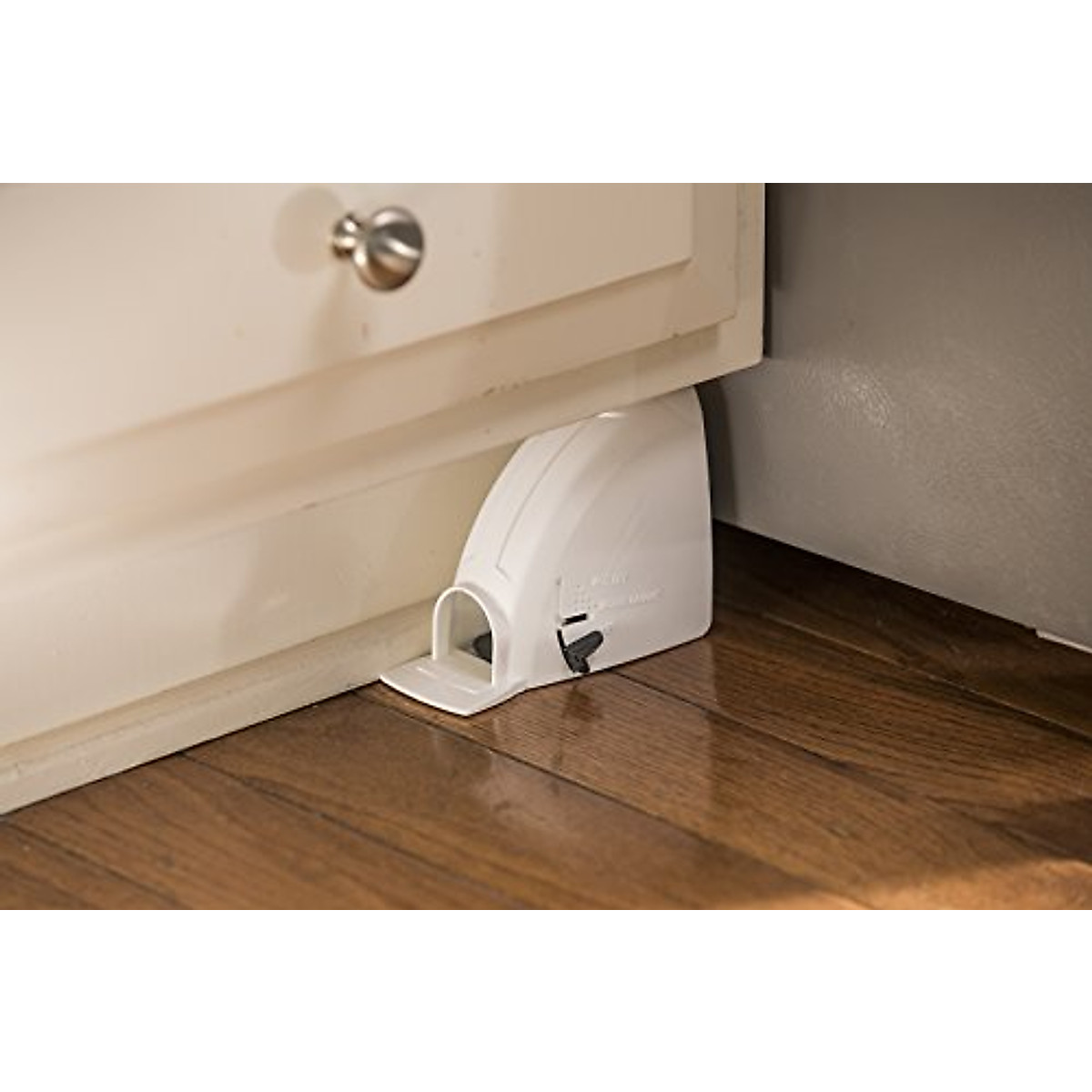 Tomcat Kill & Contain Mouse Trap