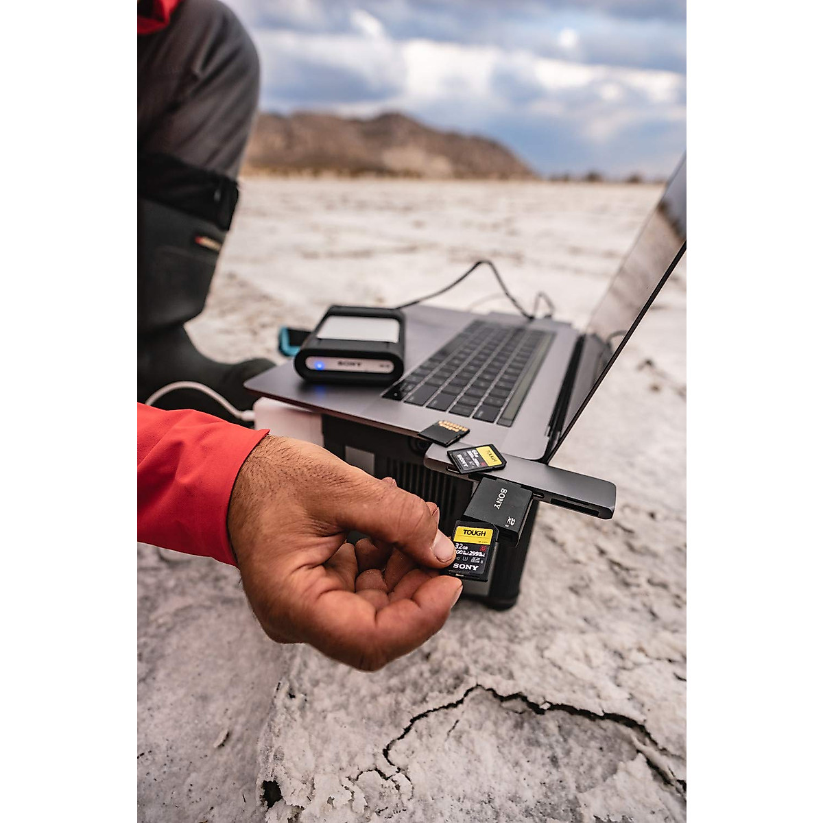 Sony 128GB UHS-II Tough G-Series SD Card and 2-in-1 Aluminum Dual Slot SD Card Reader Bundle (2 Items)