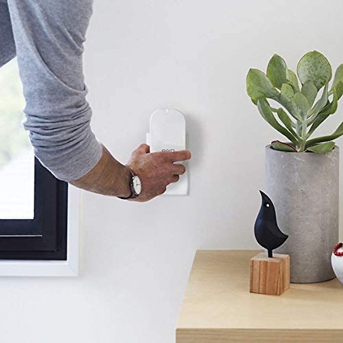Amazon eero Beacon mesh WiFi range extender (add-on to eero WiFi systems)
