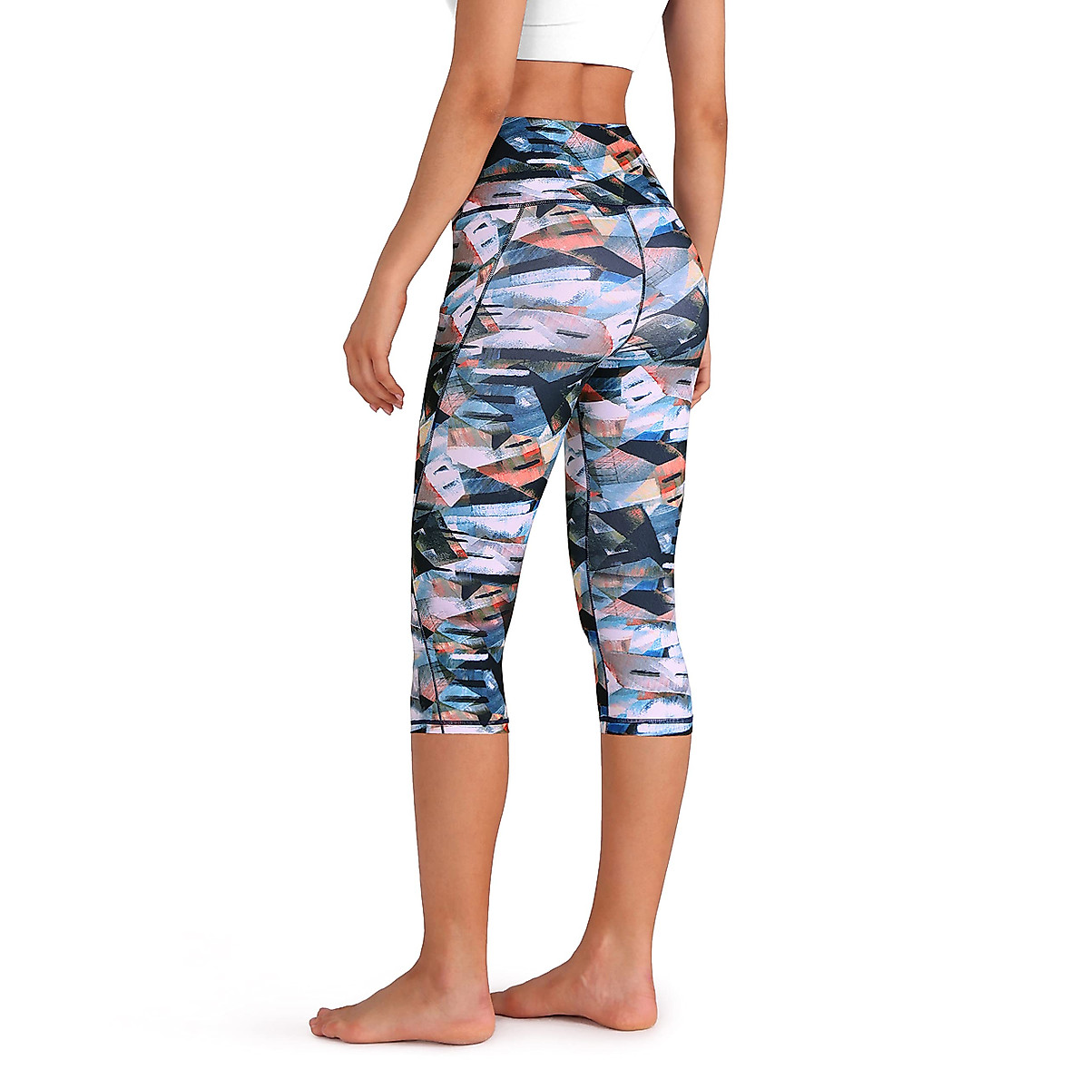 ODODOS Women's High Waisted Pattern Yoga Capri Leggings with Pockets, Tummy Control Non See Through Sports Athletic Workout Running Capris, FineArt, Large