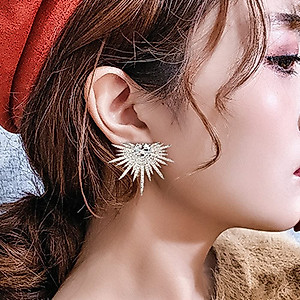 Wekicici Vintage Clear Rhinestone Bridal Earrings Crystal Stud Earrings Silver Art Deco Stud Earrings for Women Wedding Party Prom