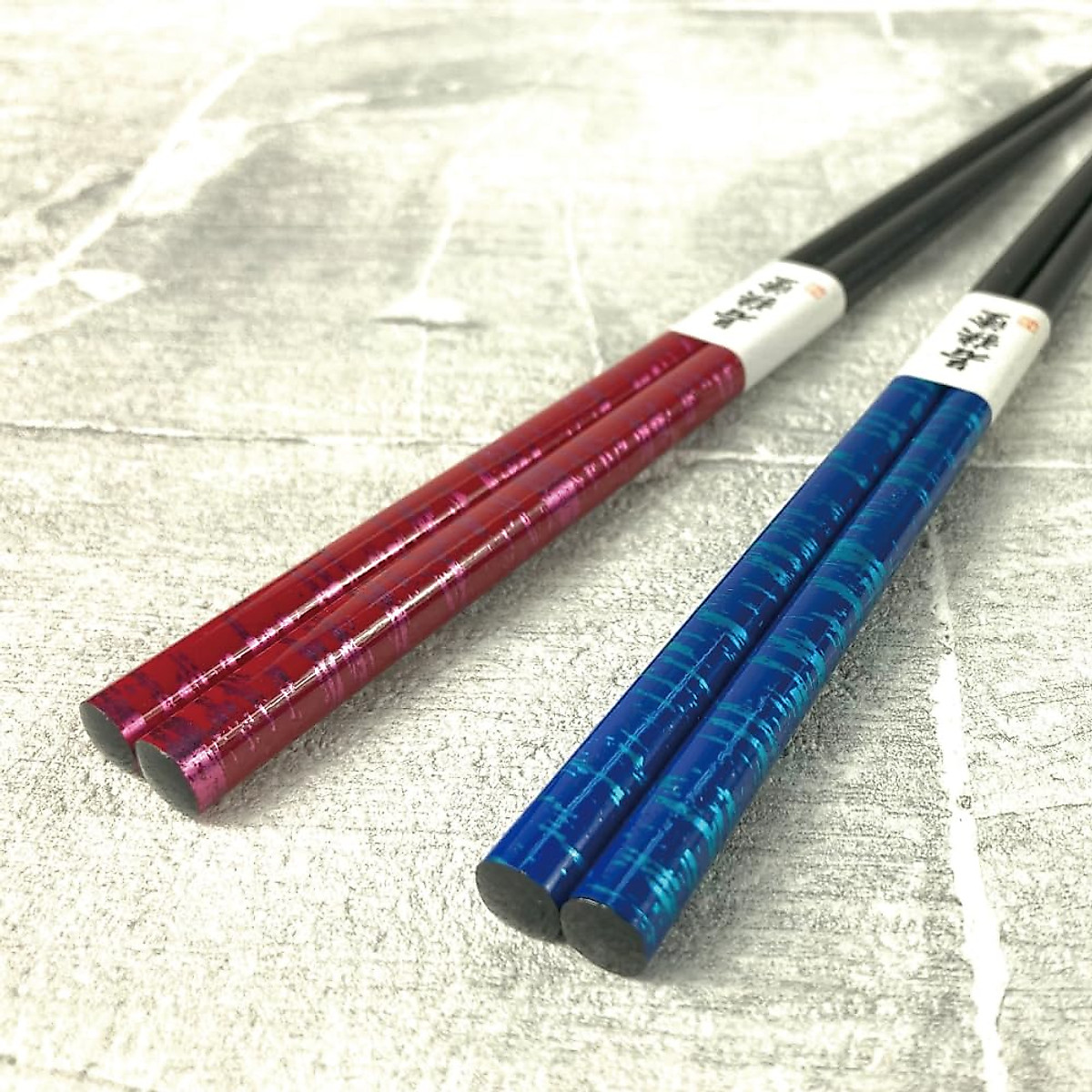 Premium Japanese Chopsticks Reusable with Chopsticks Rest Set of 2 Pairs[ Made in Japan ] Traditional Lacquer Art Wooden Chopsticks (Splashed Pattern BL/RD(MK026))