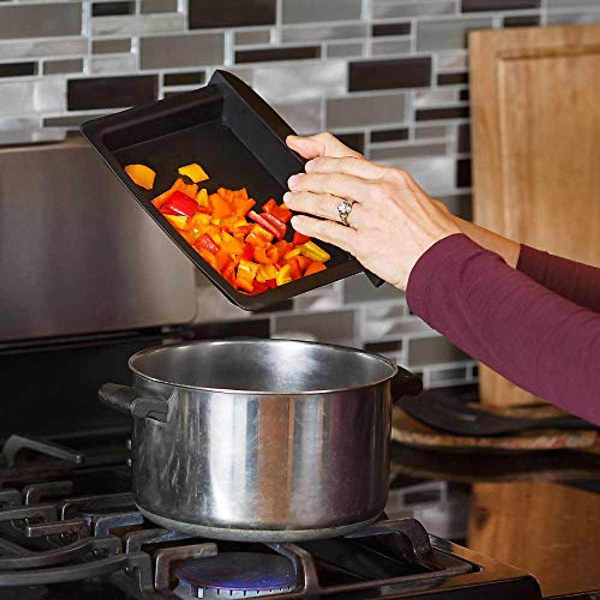 Glad Acacia Wood Cutting Board with Slide Out Trays | Catches Food and Waste | Solid Wooden Butcher Block with Removable Drawers | Kitchen Cooking Supplies, Brown, Black