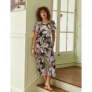 Ekouaer Comfy Lounge Sets for Women Short Sleeve V-Neck Tops with Capri Pants Floral Printed Pajama Set with Pockets