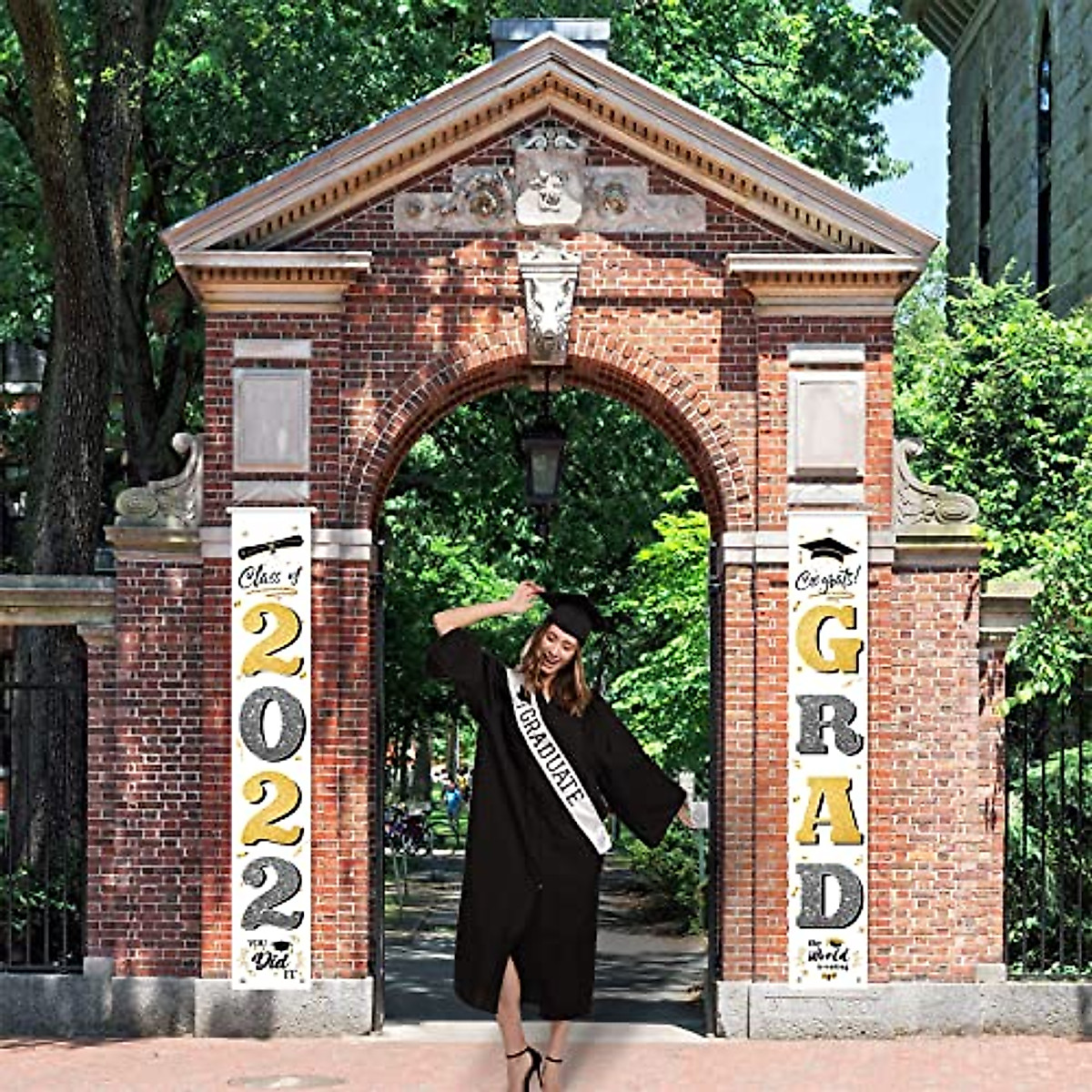 Honkdecor Graduation Decorations Banners with String Light -Class of 2022 White