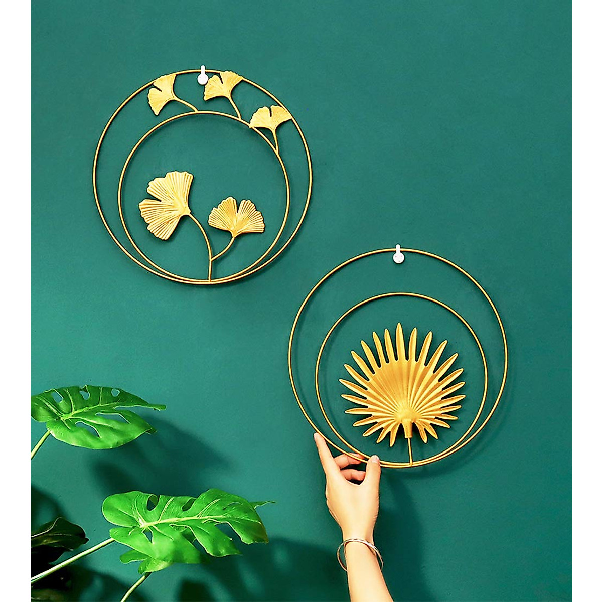 samanoya Iron Wall Sculptures,Metal Round Room Decor and Home Decor with Hanging Leaf Gingko Ornaments Great for Bedroom Hotel Wall Decoration (Gold（Round Square Suit）)