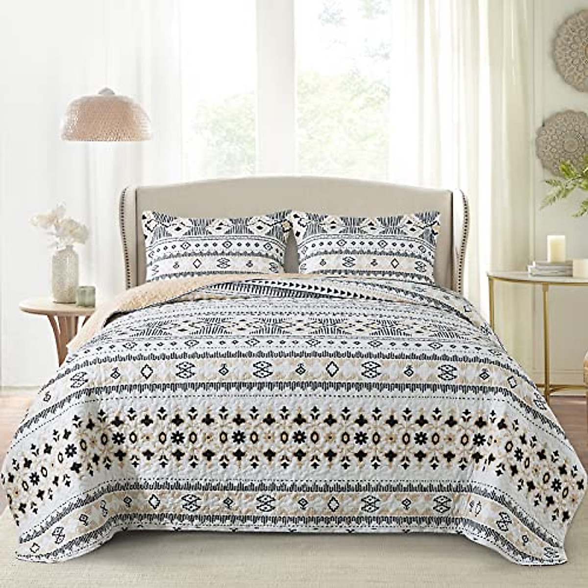 VAPUTAR King Size Quilt Bedding Set - 3 Pieces Soft Stripe Boho King Bedspread, All-Season Lightweight Reversible Coverlet Sets, Quilts King Size for Farmhouse Bedroom (Black/Beige)