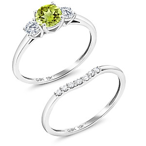 Gem Stone King 10K White Gold Green Peridot and White Lab Grown Diamond 3-Stone Bridal Engagement Wedding Ring Set For Women (0.79 Cttw, Gemstone August Birthstone, Round 5MM, Size 6)