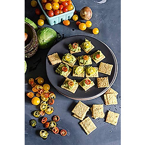 Bob's Red Mill Gluten Free Large Flake Nutritional Yeast 5 Ounce (Pack of 6)