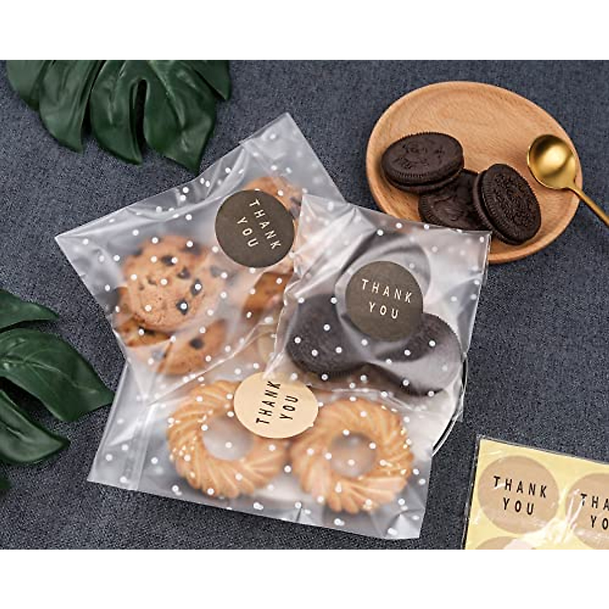 YunKo 200PACK Self Adhesive Cookie Bags Cellophane Treat Bags with Labels for Candy Cookie Chocolate Small Valentine Gift Bags (White Polka Dot,5.5x5.5inch)