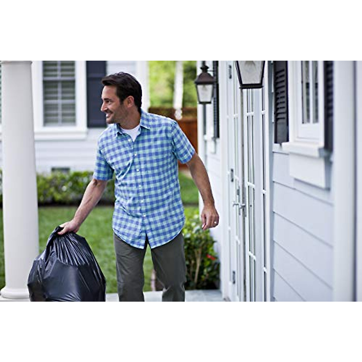 GLAD Strong Quick-Tie Large Trash Bags, 30 Gallon Bags for Large Kitchen Trash Can, 21 Count (Package May Vary)