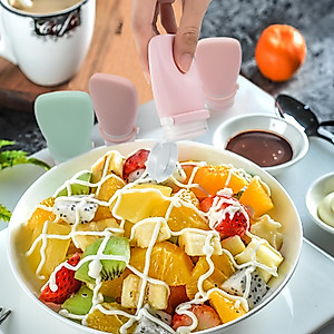 TACYKIBD 4Pcs Squeeze Salad Dressing Bottles, Leakproof Silicone Condiment Containers, Mini Sauce Dressing to Go for Lunch, Portable Salad Dressing Container with 2pcs Cleaning Brush (2oz, 60ml)