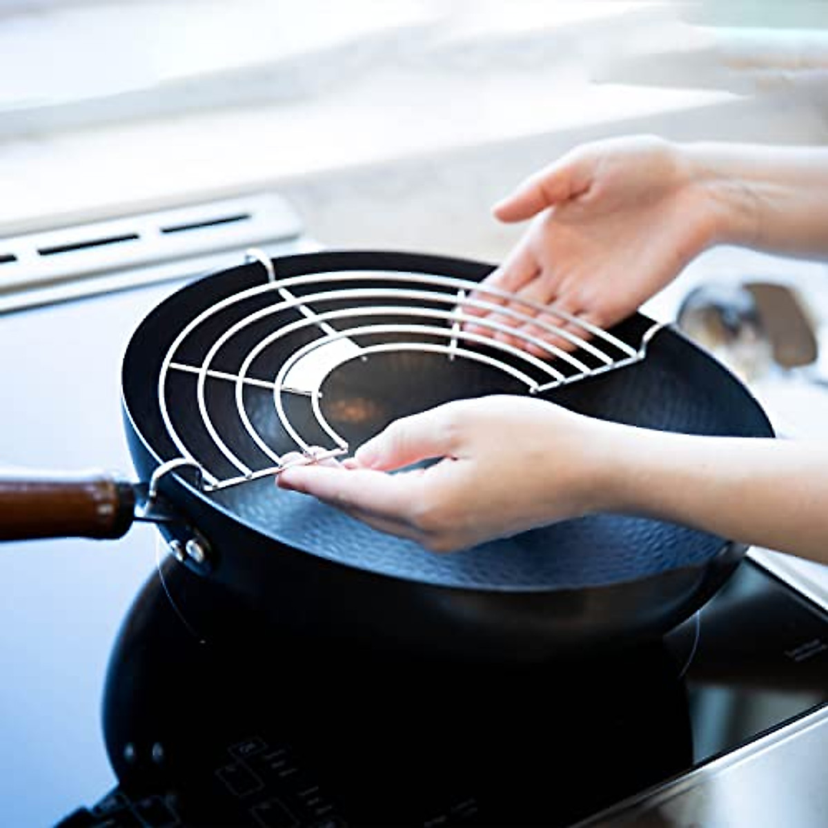 Gekko and Co. Carbon Steel Wok Pan with Lid Bundled with Hot Pads – 14-Piece Woks & Stir-Fry Pans Set –Non-Stick Chinese Wok Pan – Woks for Electric Stove, Gas, Halogen, Induction – 12.6 Inches