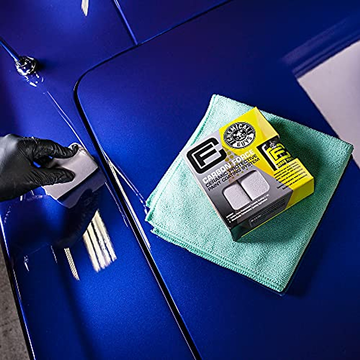 Chemical Guys WAC232 Carbon Force Ceramic Protective Paint Coating System, Includes 1 Carbon Force (1 fl oz), 3 MircoSuede Applicators