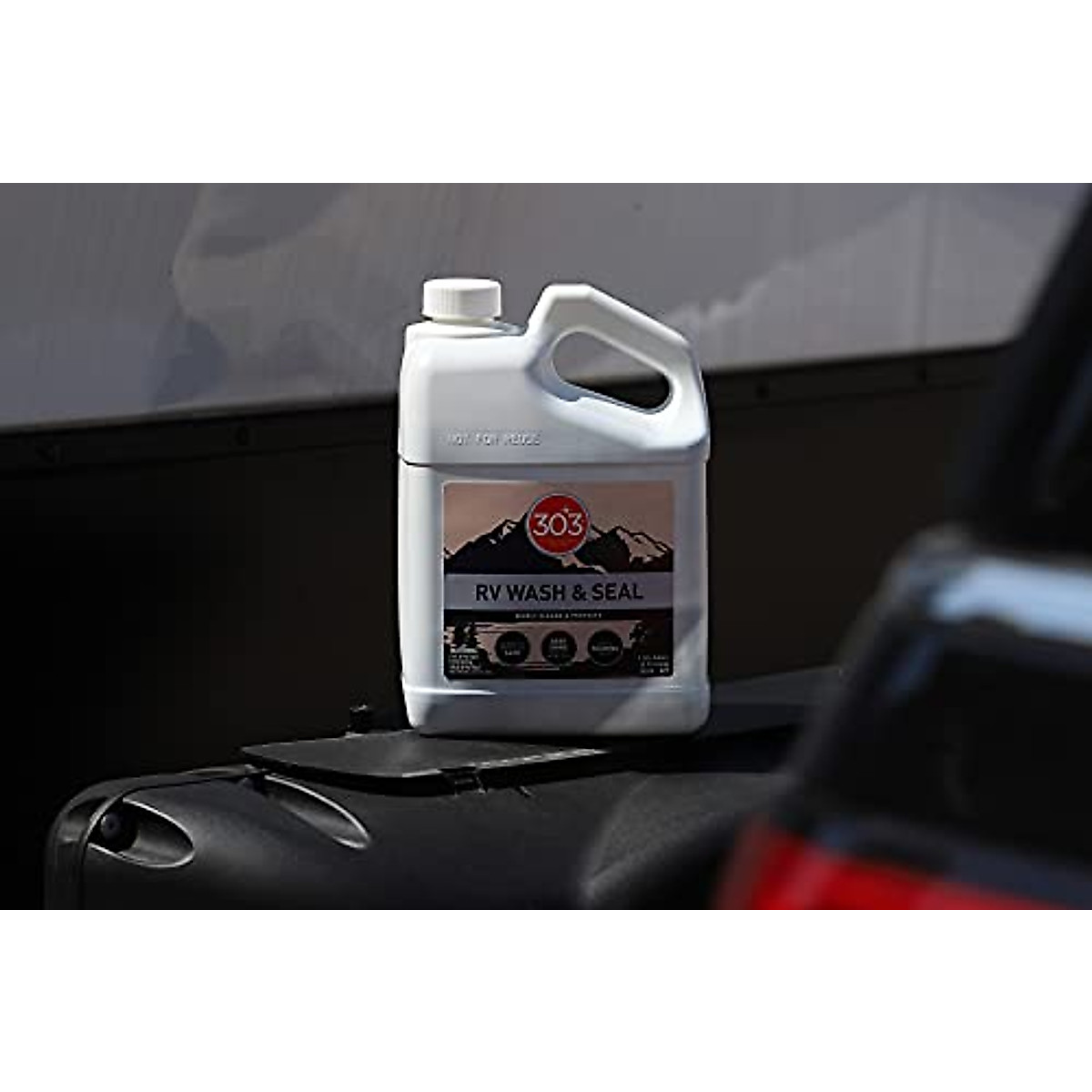 303 Products RV Wash & Seal - Clean, Streak-Free Finish, pH Neutral with High Foaming Formula, Provides A Deep Gloss Finish on RVs, Campers, Pop-ups, and Motorhomes, 1 Gallon (30240)