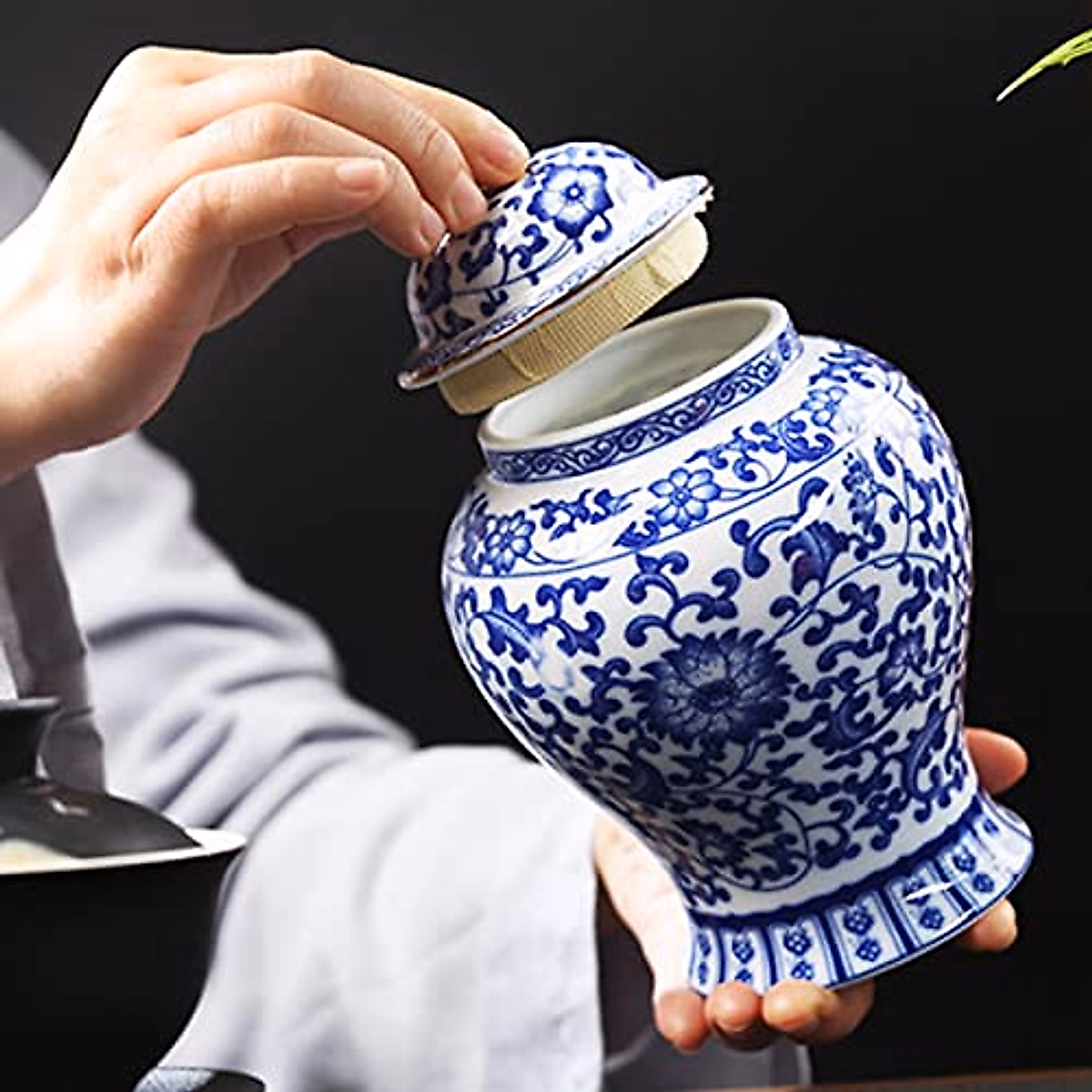 Zerodeko Ceramic Vase 330ML Ceramic Tea Jar, Vintage Chinese Style Storage Can with Airtight Lid Loose Tea Tin Kitchen Food Canister Traditional Tea Tin Coffee Jar Bulk Food