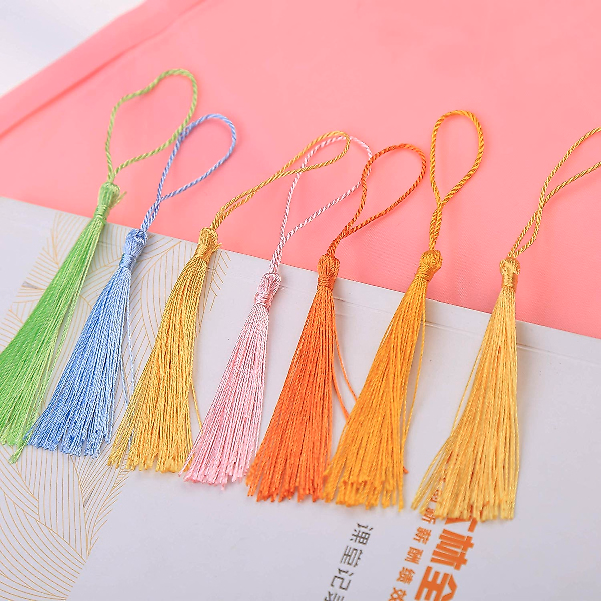 DIYASY 100 Pcs Bookmark Tassels,5 Inch Handmade Tassel 25 Colors Floss Tassels for Craft with Loops for Jewelry Making, Souvenir