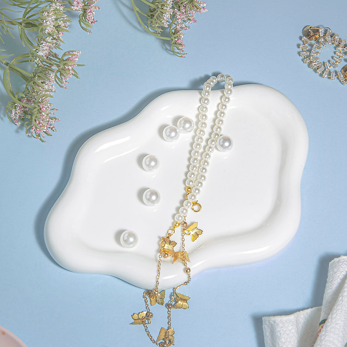 Lynagert Cloud Trinket Dish, Chubby Jewelry Tray, Ceramic Jewelry Ring Trinket Dish for Rings Earrings Necklace Organizer, Mother's Day Thanksgiving Christmas Birthday Bridesmaid Gifts (White)