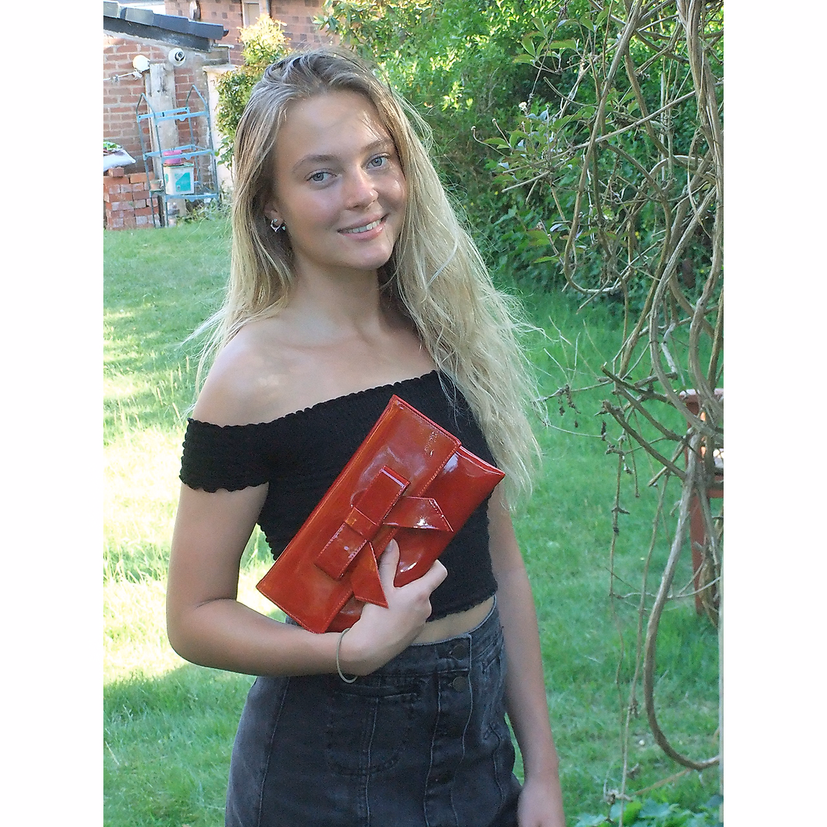 LONI Womens Cute Patent Faux Leather Clutch bag/Shoulder Bag in Cafe Latte Beige