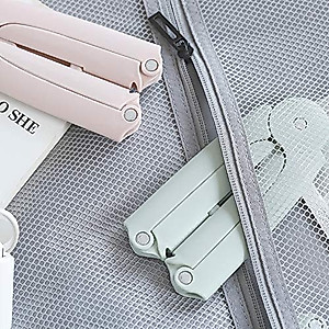 CHMHY 6 Pcs Folding Clothes Hangers, Travel Clothes Hanger Portable Folding Clothes Hangers and Save Space for Both Family and Travel Use