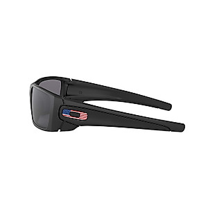Oakley Men's OO9096 Fuel Cell Rectangular Sunglasses, Matte Black USA Flag Icon/Grey, 60 mm