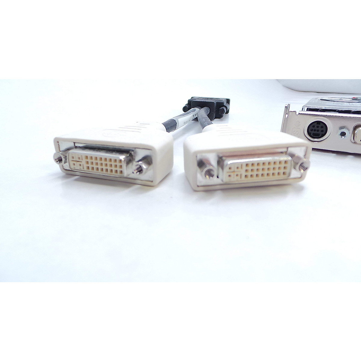 Dell Y103D New Ati Radeon Hd 2400 Pro Low Profile Video Card - Sold By Itparts4You (Renewed)