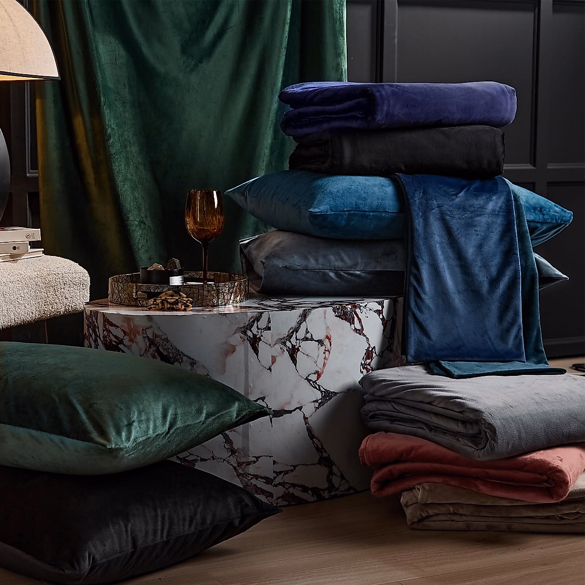 WARMDERN Black Velvet Duvet Cover King Size Flannel Duvet Cover Bedding Sets, 3pcs Ultra Soft Luxury Textured Modern Crystal Velvet Duvet Covers with Zipper Closure(Black, King)