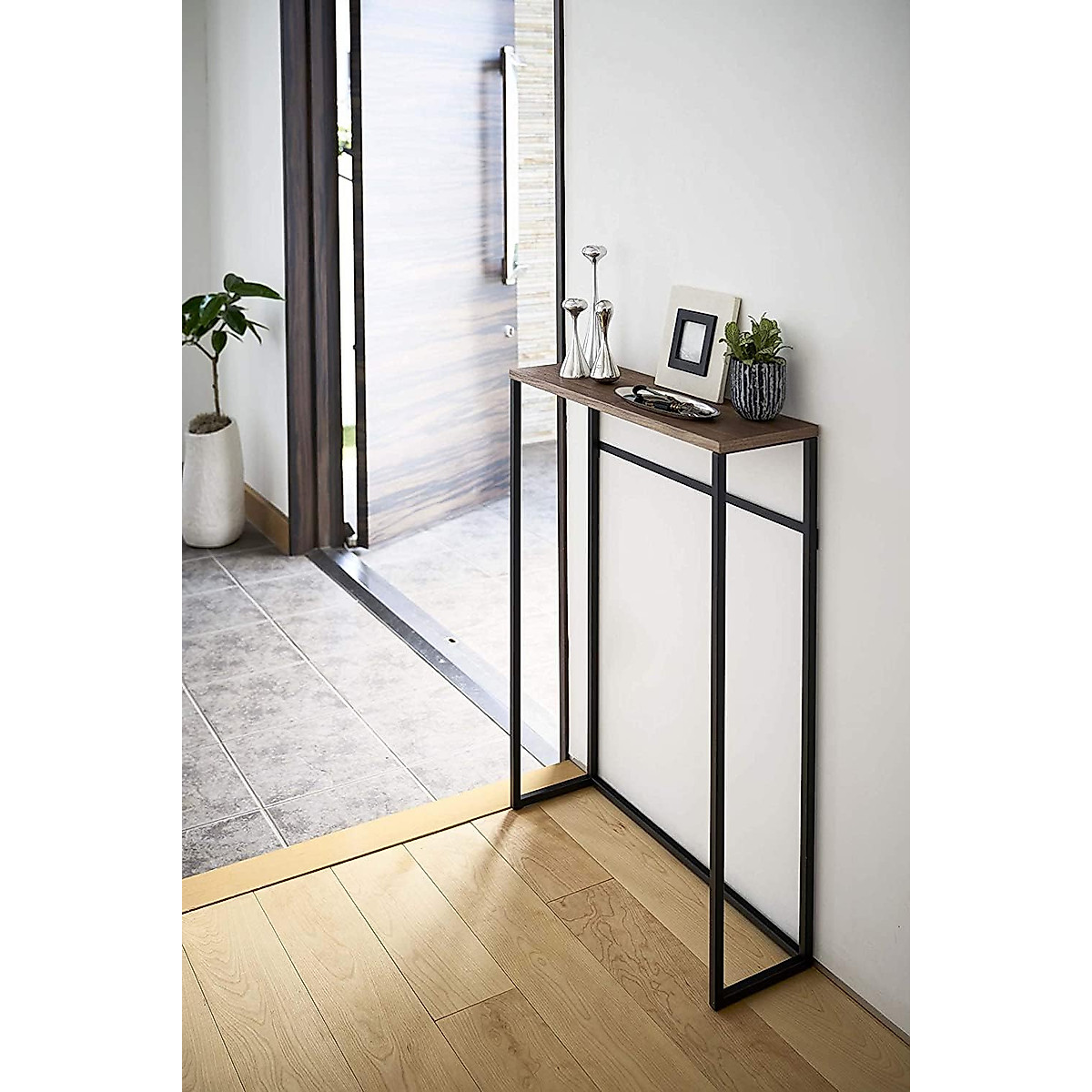 Yamazaki Home Modern Slim Console Table, Slim Narrow Accent Table for Entryway Or Living Room, Metal and Wood Skinny Hallway or Sofa Table Steel One Size Black