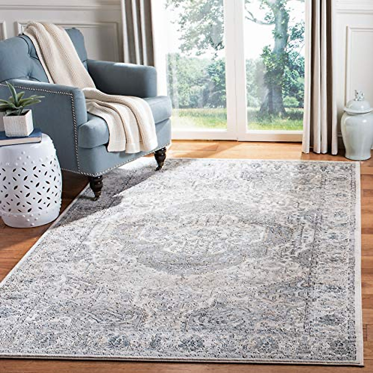 SAFAVIEH Oregon Collection 8' x 10' Ivory/Grey ORE867A Oriental Distressed Non-Shedding Living Room Bedroom Dining Home Office Area Rug