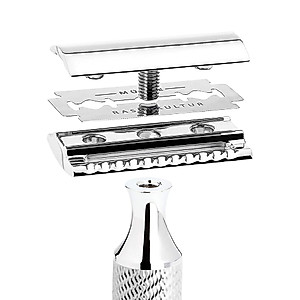 MÜHLE Chrome Silvertip Badger Safety Razor (Closed Comb) Shaving Set - Perfect for Every Day Use, Barbershop Quality Close Smooth Shave