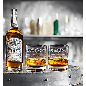 YJGS Whiskey Glasses, US Constitution Glass We The People Whiskey Glasses Set of 2, 12 oz Old Fashioned Rocks Glasses, American Patriotic Whiskey Glasses Gift for Men Dad