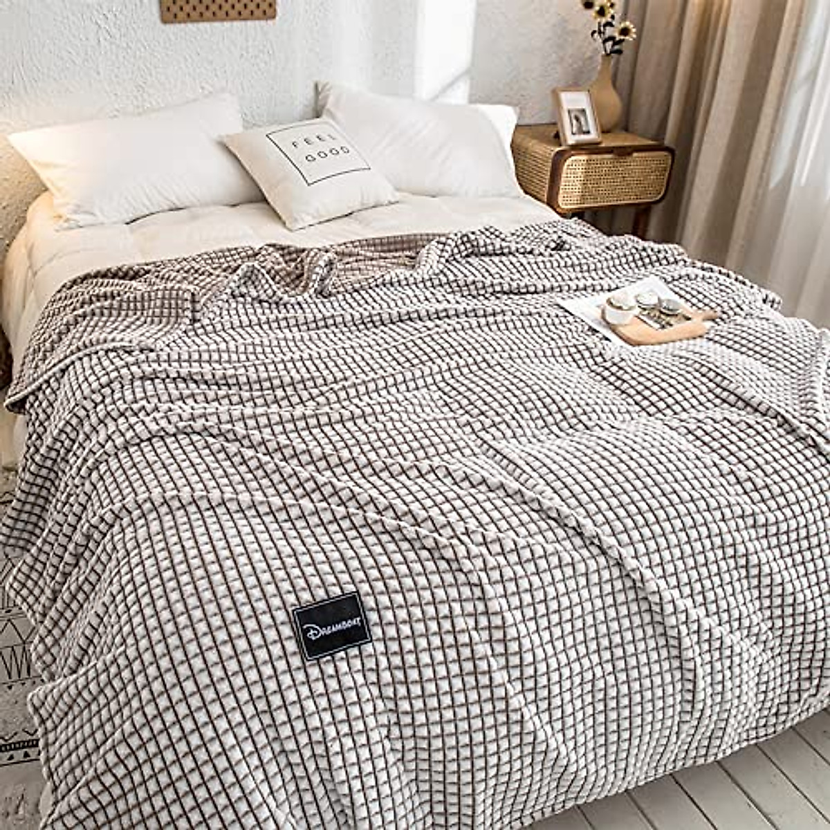 Queenshin Cozy Plush Waffle Plaid Flannel Fleece Blanket, 330 GSM Super Soft Lightweight Sofa Bed Throw 60 * 80 Inch, Brown