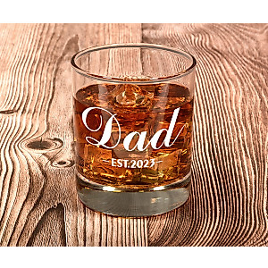 New Dad Gifts for Men- EST 2023 Funny Dad Whiskey Glass- Great Gift for Dads to Be, Expectant Father, First Time Dad, Daddy to be, From Wife, Mother, Father, Friends