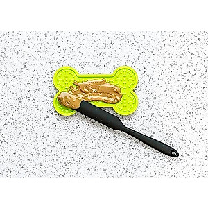 Pet Naturals Calm and Busy Pack with 6 Pouches of BusyButter Calming Peanut Butter and Premium Lick Mat with Suction Cups