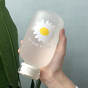 JZSMY 480ml Milk Juice Cute Water Bottle with Scale 2 Lids Little daisy Matte Portable Transparent Water Cup Glass Bottles Creative Handy Cup (Transparent 1 flower)