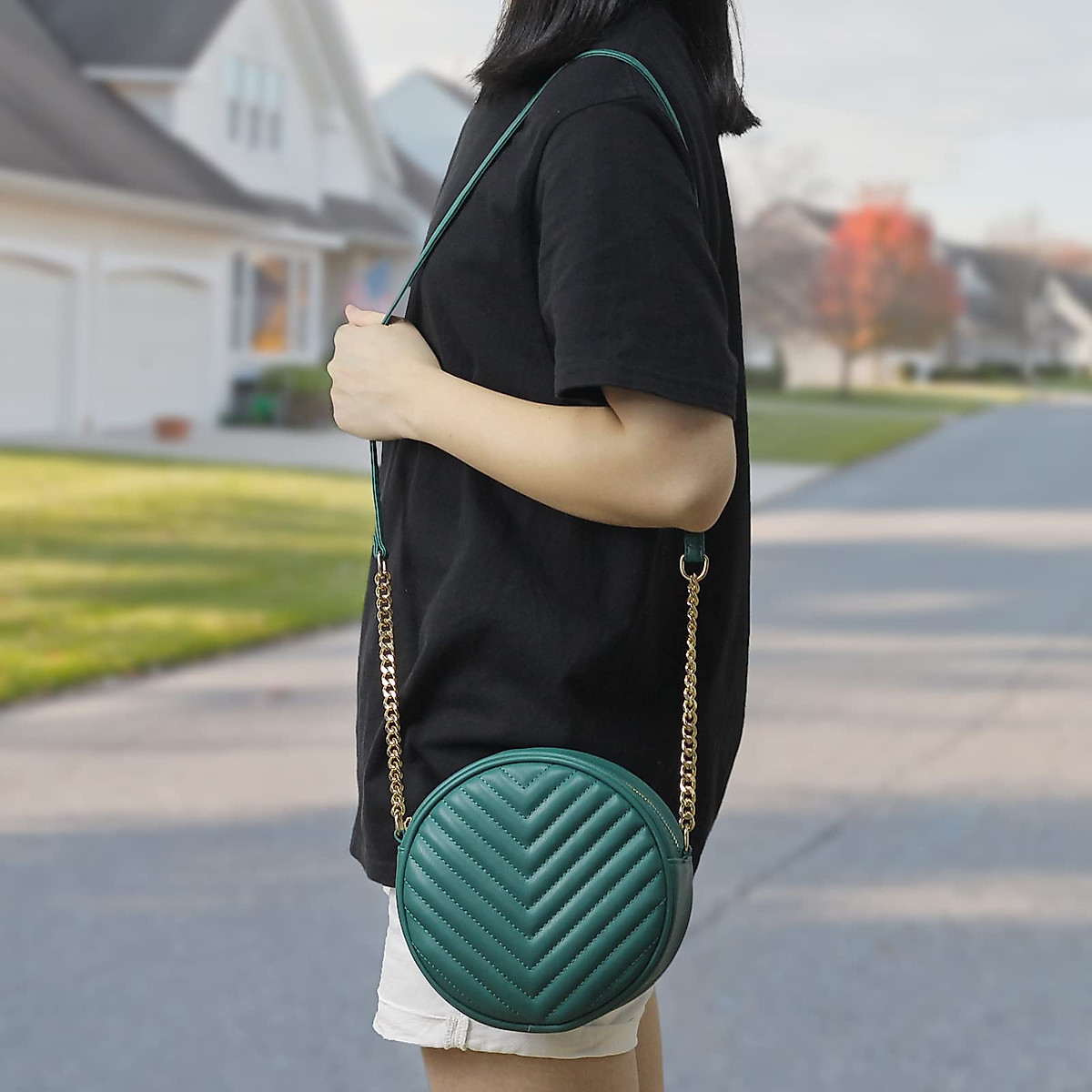 RCFJ b y K L A N D Round Crossbody Bag for Women,PU Leather Shoulder Bag with Metal Chain Strap, Cellphone Purses with Zipper