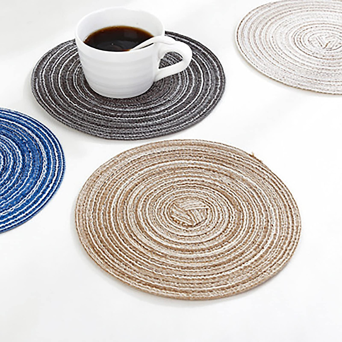 Round Dinner Table Centerpiece Placemats Washable Woven Vinyl Placemats for Dining Table Easy to Clean Plastic Placemats Dark Place Mats