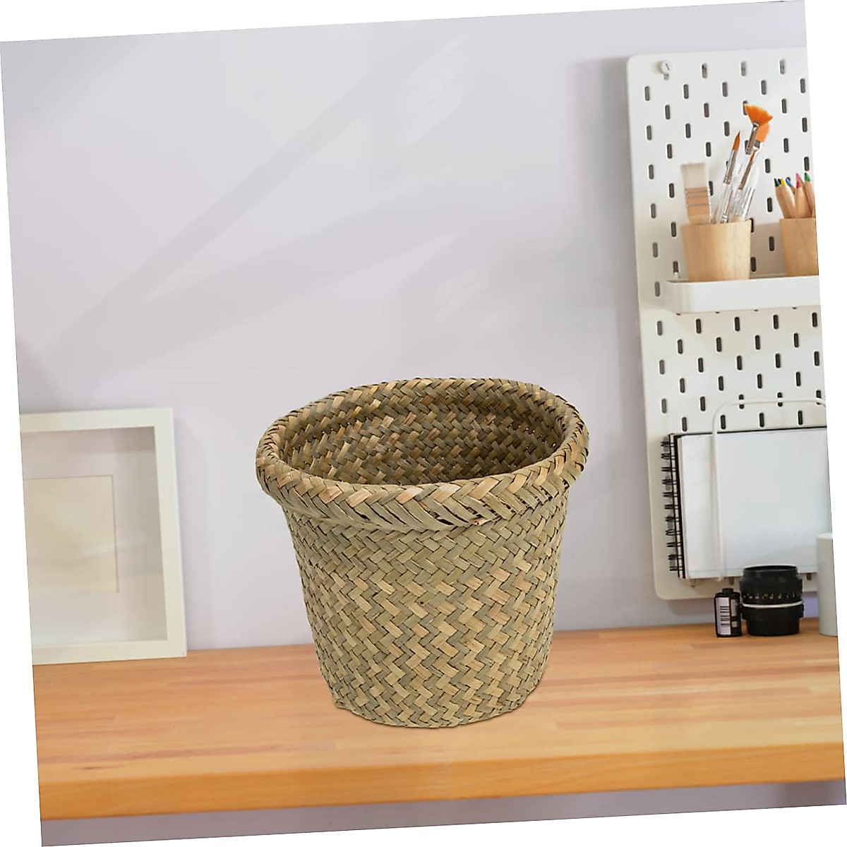 Hohopeti Woven Trash Can Bedroom Garbage Bin Rattan Straw Woven Waste Basket for Living Room Kitchen Bathroom Office Decorative Storage Container