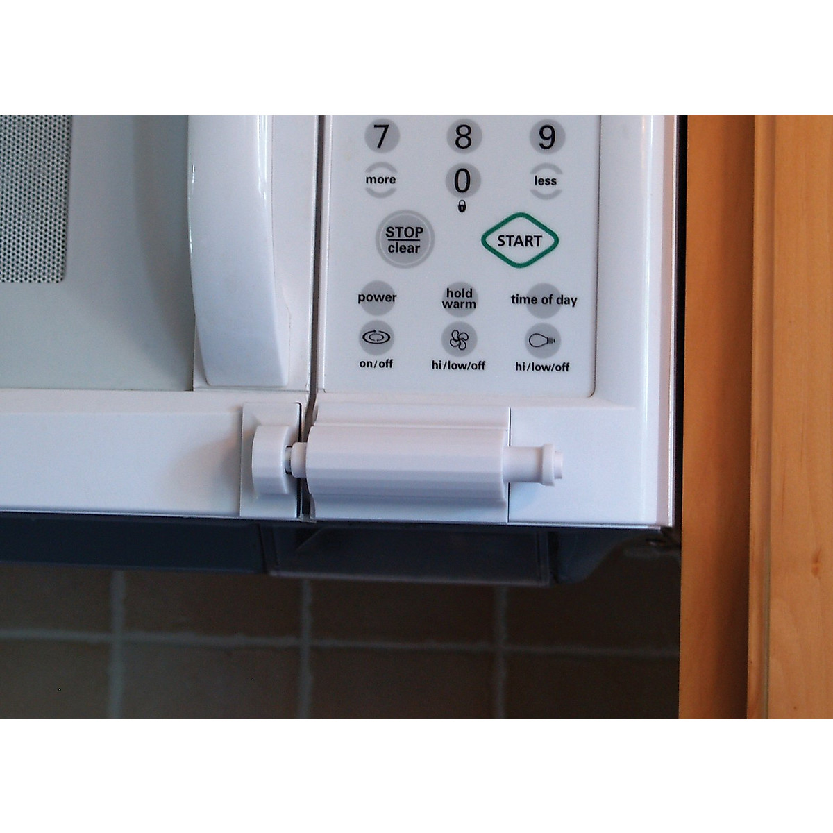 Cardinal Gates The Guardian Lock Stick On, White