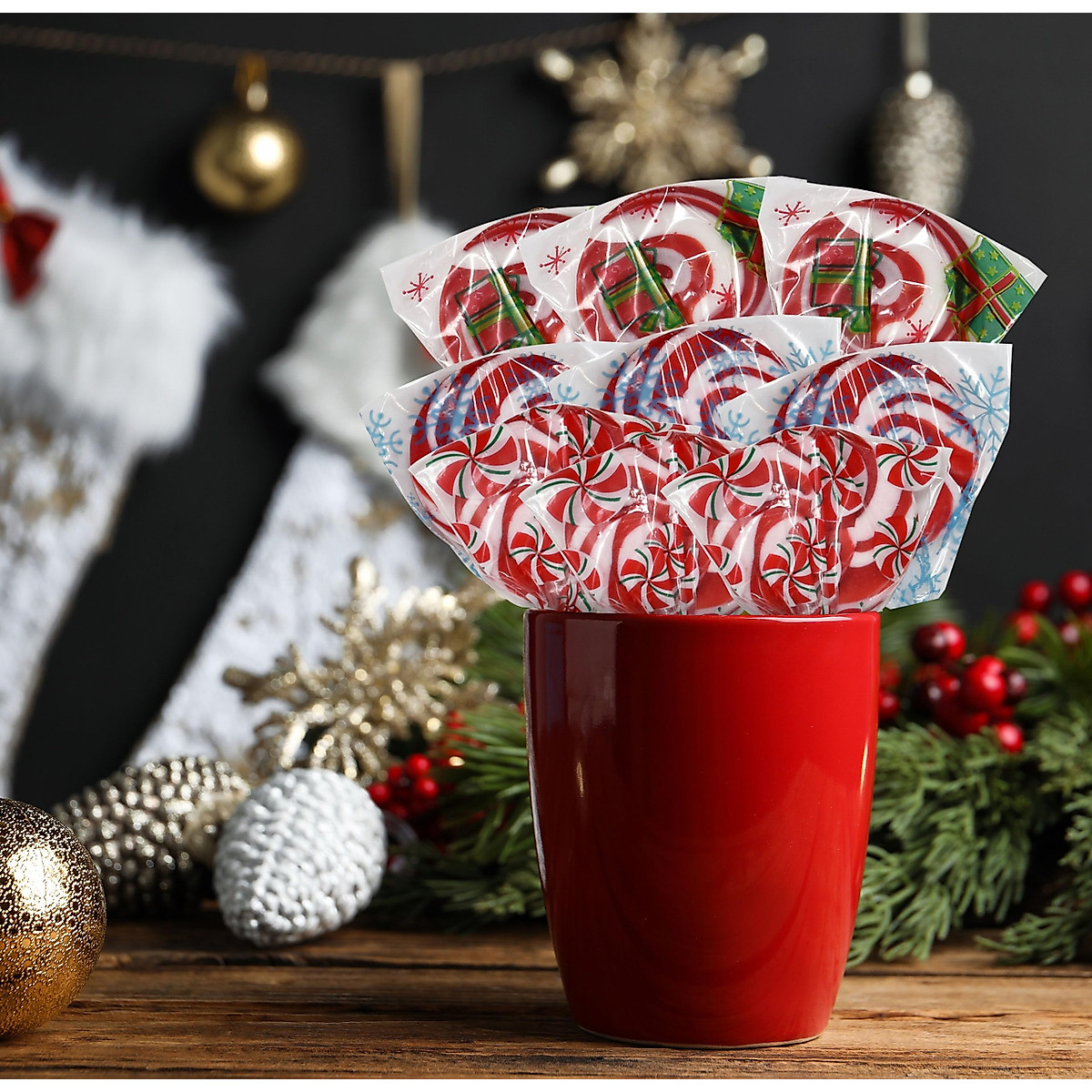 Gift Boutique 600 Small Christmas Treat Bags 3" x 5" with 600 Twist Ties Holiday Plastic Cellophane Bag for Making Your Own Lollipop Cake Pops Candy Lolly Chocolate & Cookies Easy Gift Wrapping Cello
